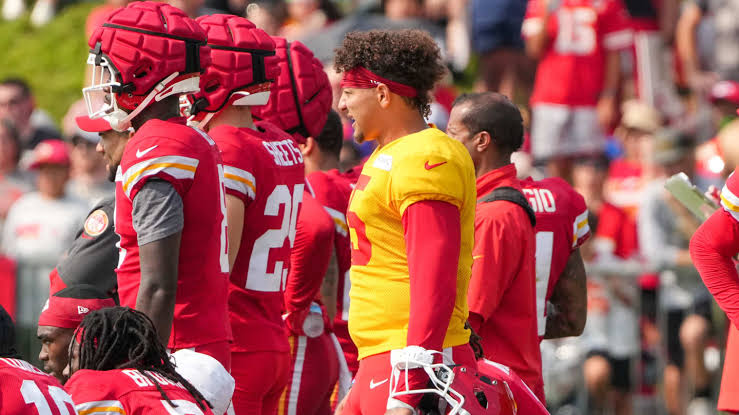 "Former Chiefs WR and Two-Time Champion Released Following Failed Deal ...