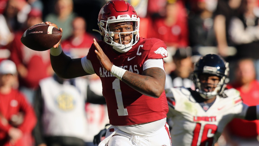Arkansas Razorbacks Star Quarterback Emerges as Surprise Favorite to ...